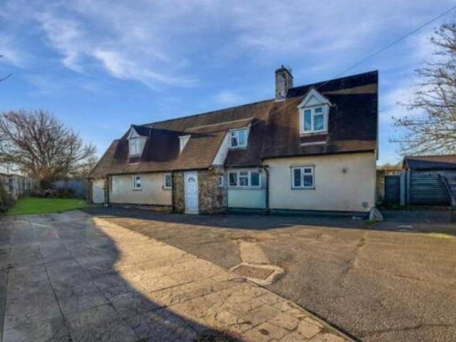 Nevendon Road, Wickford, 3 Bedroom Detached