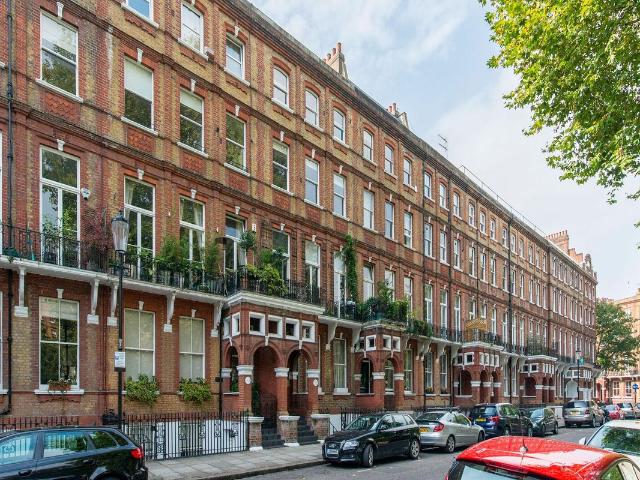 Nevern Square, Earls Court, London SW5, 3 bed flat to rent, £3,879 pcm | PrimeLocation