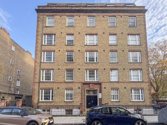 Nevern Square, London SW5, 3 bed flat to rent, £3,300 pcm | PrimeLocation