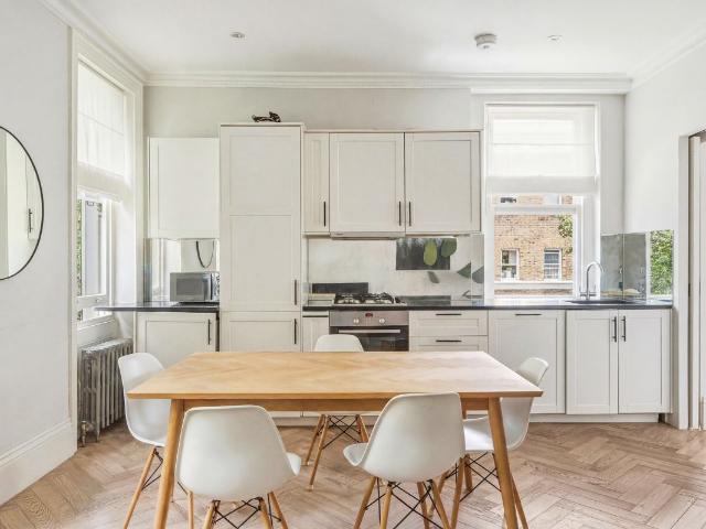 Nevern Place, Earls Court SW5, 2 bed flat to rent, £3,900 pcm | PrimeLocation