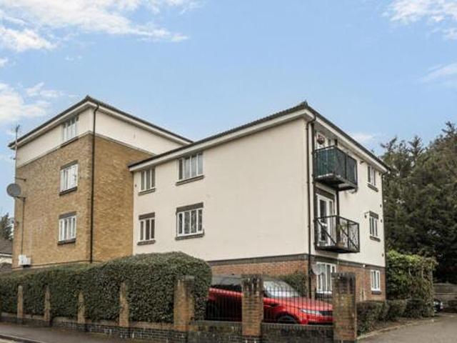 Neville Close, Hounslow, 2 Bedroom Apartment