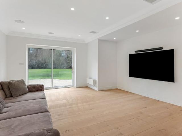 Neville Drive, Hampstead Garden Suburb,, N2 0QR