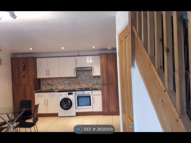 Neville Road, Chatham ME4, 1 bed detached house to rent, £1,100 pcm | PrimeLocation