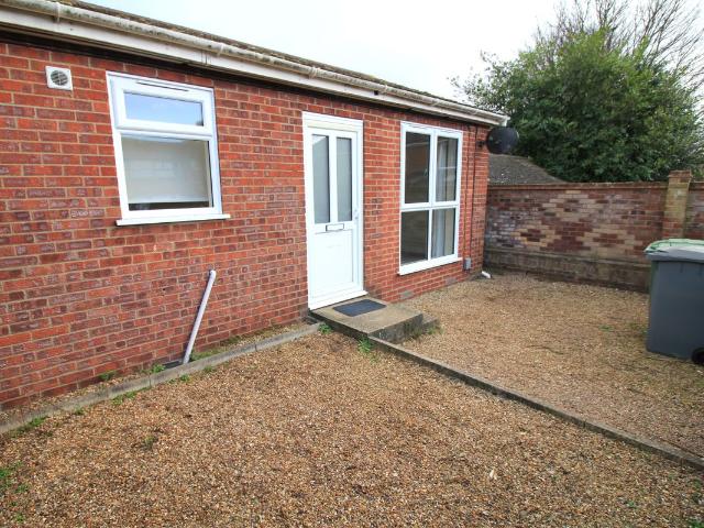 Neville Road, Sprowston NR7, 1 bed semi detached bungalow to rent, £895 pcm | PrimeLocation
