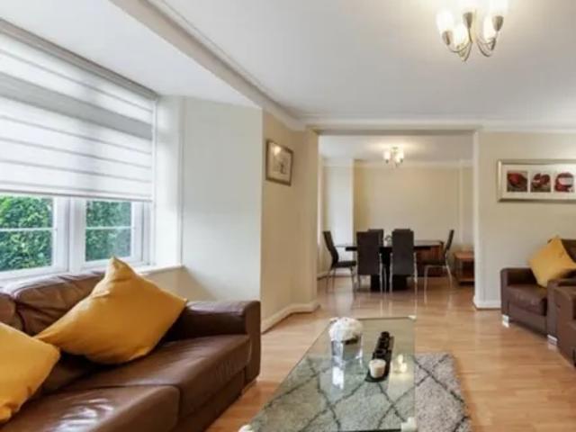 Neville's Court, London, NW2 6HQ, United Kingdom | 4 bed apartment for rent #135867980 | Rentberry