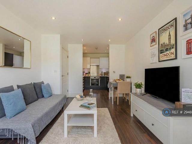 Newton Court, London, E3 1 bed flat to rent £3,000 pcm £692 pw