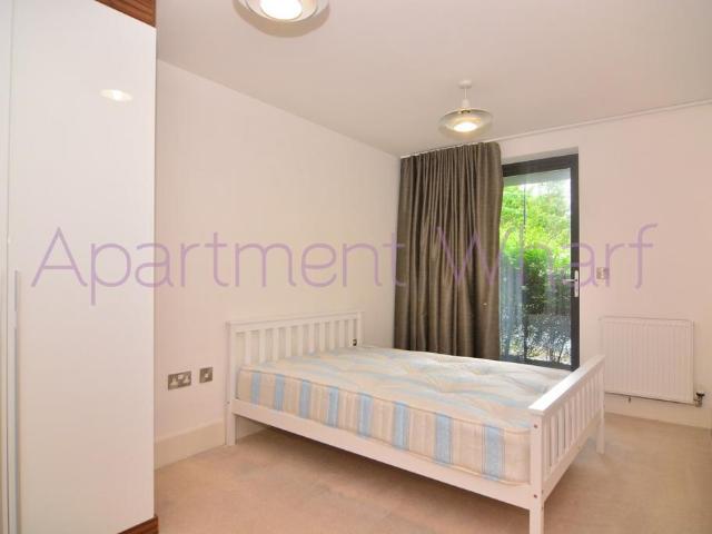 Newton Court, London, E3 1 bed in a flat share to rent £1,040 pcm £240 pw