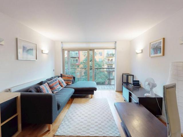 Newton Lodge, West Parkside, London. 2 bed apartment to rent £2,050 pcm £473 pw