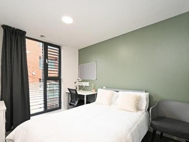 Newton Lane, Sheffield, 4 Bedroom Flat