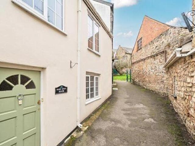Newton Square, Bampton, 3 Bedroom Terraced