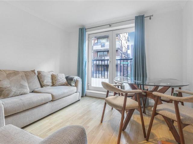 Newton Street, London, WC2B 2 bed apartment to rent £3,792 pcm £875 pw