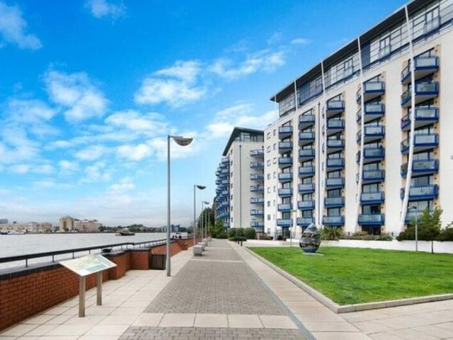 Newton Place, London E14, 2 bed flat to rent, £2,700 pcm | PrimeLocation