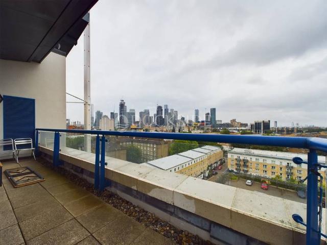 Newton Place, London E14, 2 bed flat to rent, £2,700 pcm | PrimeLocation