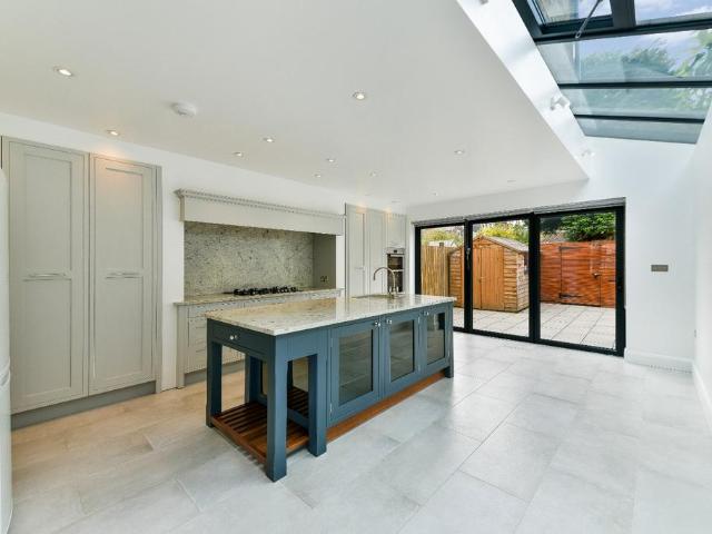Newton Road, Wimbledon SW19 4 bed terraced house to rent £4,000 pcm £923 pw