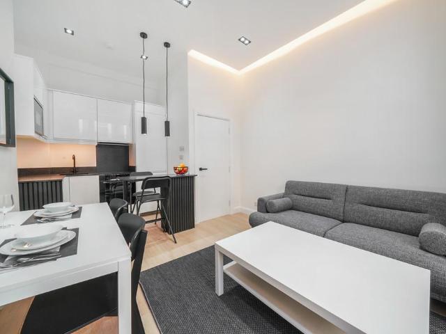 Newton Road, Bayswater, London 1 bed apartment to rent £2,550 pcm £588 pw