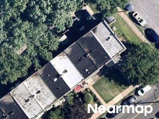 Newtown Ave