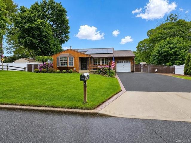 Newtown Ave, Selden, Home For Sale