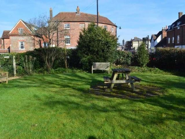 Newtown Road, Newbury, RG14