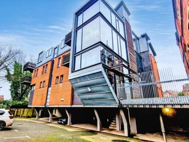 Newtown Street, Prestwich, M25 1HU, United Kingdom | 2 bed apartment for rent #140657712 | Rentberry