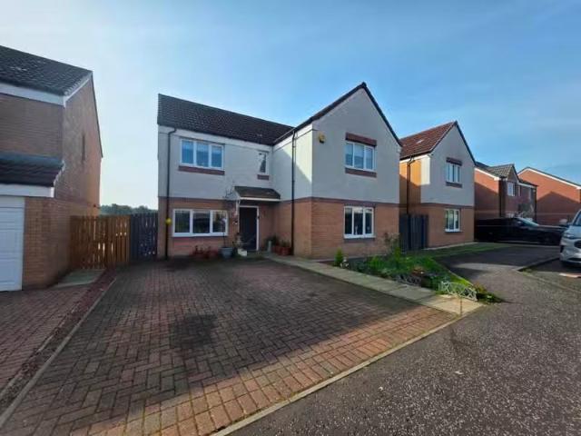 Charming 3 BA 4 bedroom detached house for rent in Guildford D.