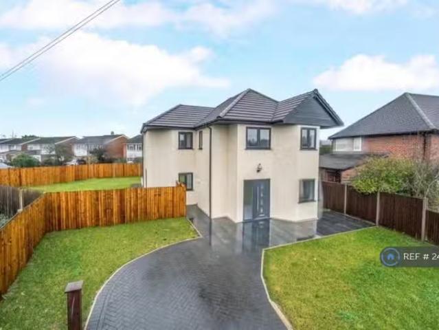 For Rent! 3 BA 4 bedroom detached house for rent in Silo Drive.