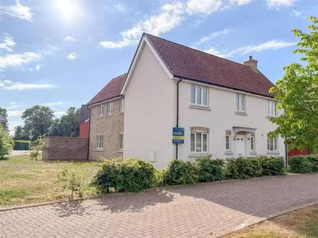 Unique 3 BA 4 bedroom detached house for rent in St. Marys Roa.
