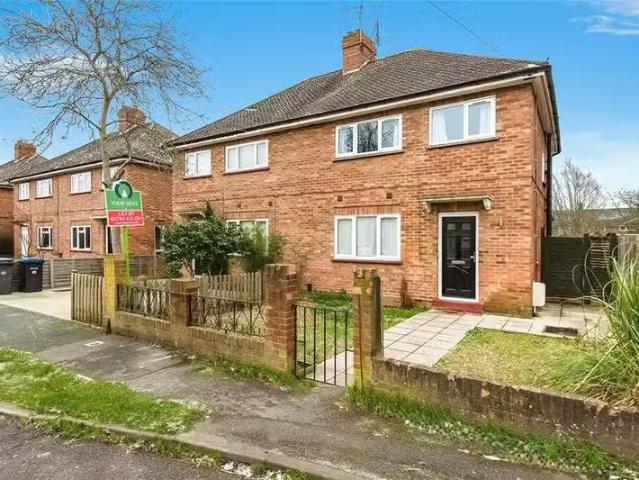 Just in! 3 BA 4 bedroom Semi Detached House to rent, Lynwood A.