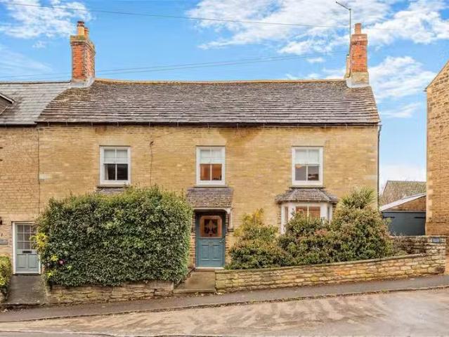 New 3 BA 5 bedroom Detached House to rent, Stoke Hill, Hillsid.