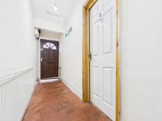 For Rent! 3 BA 6 bedroom terraced house for rent in Stratford.