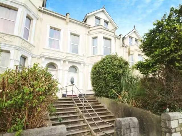 For Rent! 3 BA 8 bedroom Mid Terrace House to rent, Alma Road.