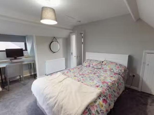 Rental! 3 BA 9 bedroom end of terrace house for rent in Fishpo.