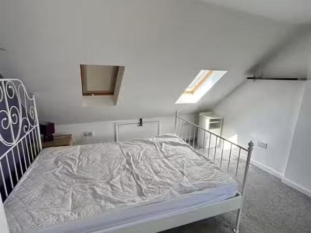 Just in! 3 BA 1 bedroom house share for rent in Mitchell Avenu.