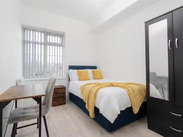 Cheap 3 BA 1 bedroom house share for rent in Woodchurch Lane.