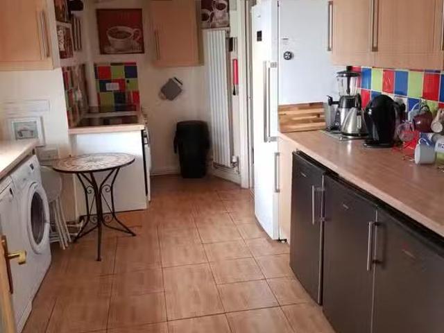 For Rent! 3 BA 1 bedroom semi detached house for rent in Winch.