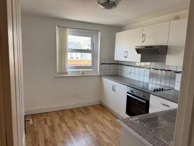 New 3 BA 2 bedroom flat for rent in Sandgate Road, Folkestone.