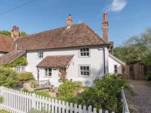 Nice 3 BA 3 bedroom cottage for rent in Acrise, Folkestone, Ke.