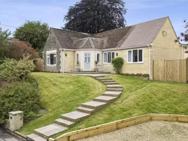 New 3 BA 3 bedroom bungalow for rent in Northleigh, Bradford o.