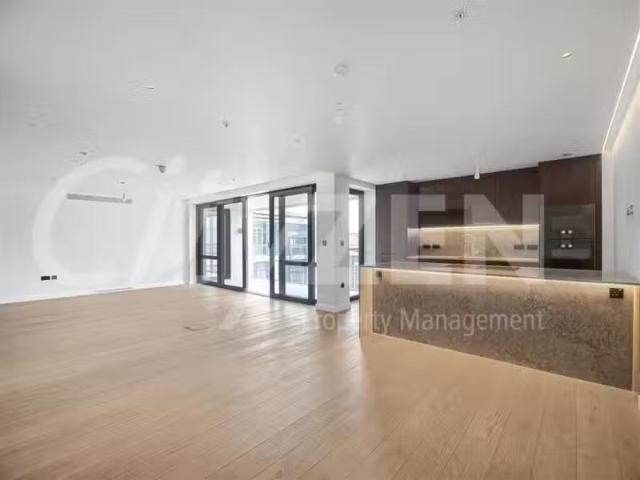 Nice 3 BA 3 bedroom flat for rent in Upper Thames Street, Lond.