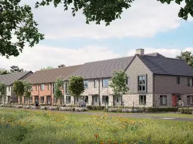 Nice 3 BA 3 bedroom semi detached house for rent in Foley Terr.