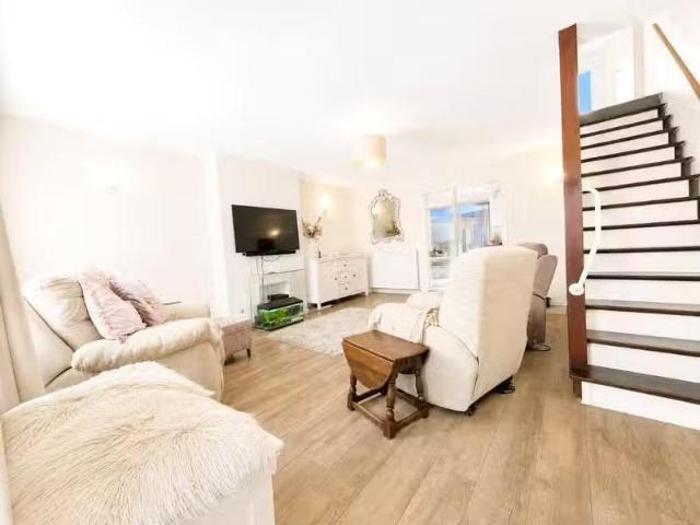 New 3 bed property to rent in 3 bed terraced house to rent in.