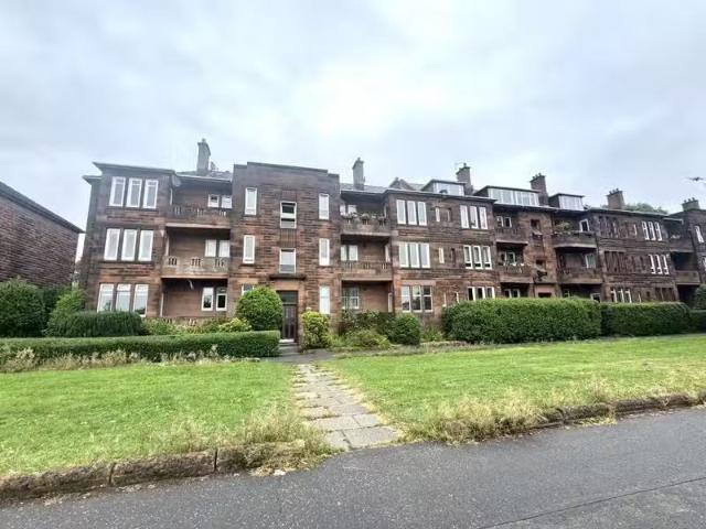 For Rent! 3 bedroom flat for rent in Great Western Road 1792.