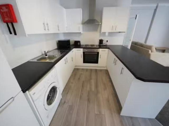 Charming 3 bedroom flat for rent in Wimborne Road, Winton Bank.