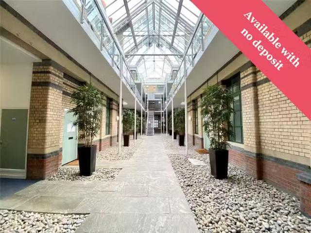 Deal! 3+ bedroom flat/apartment to rent in Redcliff Street, Br.