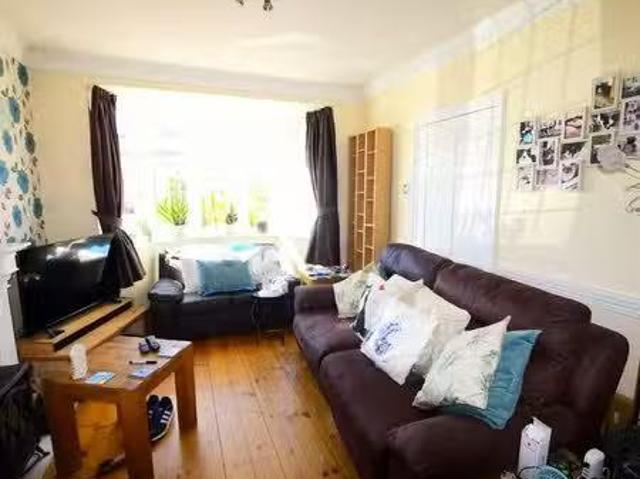 Rental! 3+ bedroom house to rent in Eddy Close, Romford, RM7