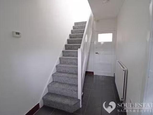 Cheap 3 bedroom semi detached house for rent in Quinton Road W.