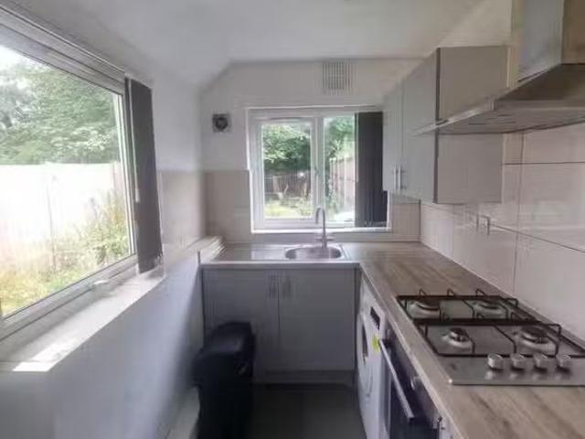 Just in! 3 bedroom semi detached house for rent in Titford Roa.
