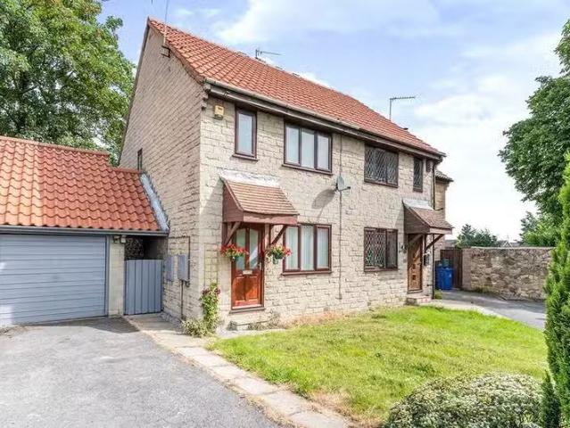 Cozy 3 bedroom Semi Detached House to rent, Campsall Park Road.