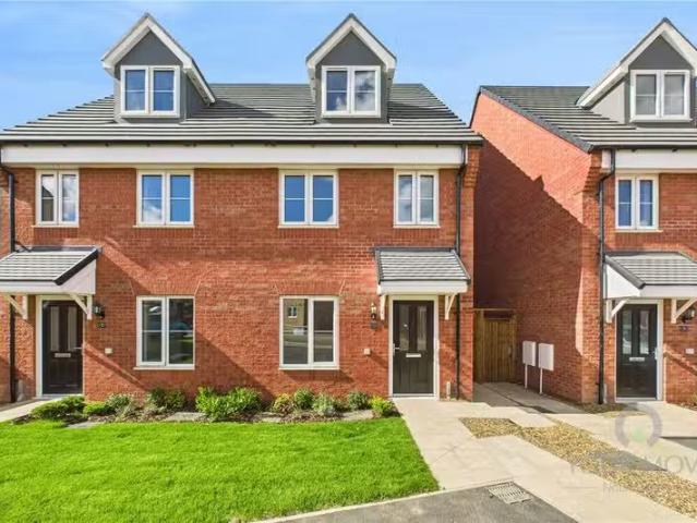 Nice 3 bedroom Semi Detached House to rent, Goodwin Grove, Bou.