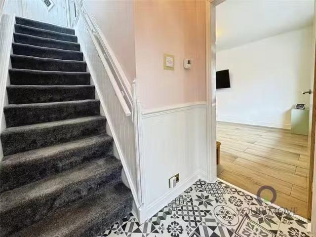 Deal! 3 bedroom Semi Detached House to rent, Oldfield Road, Bi.