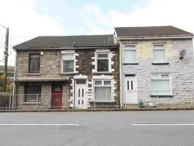 For Rent! 3 bedroom terraced house for rent in Miskin Road, Tr.